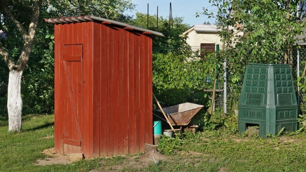 Composting Toilets 101: Do They Smell? - 🌱 Grower Today